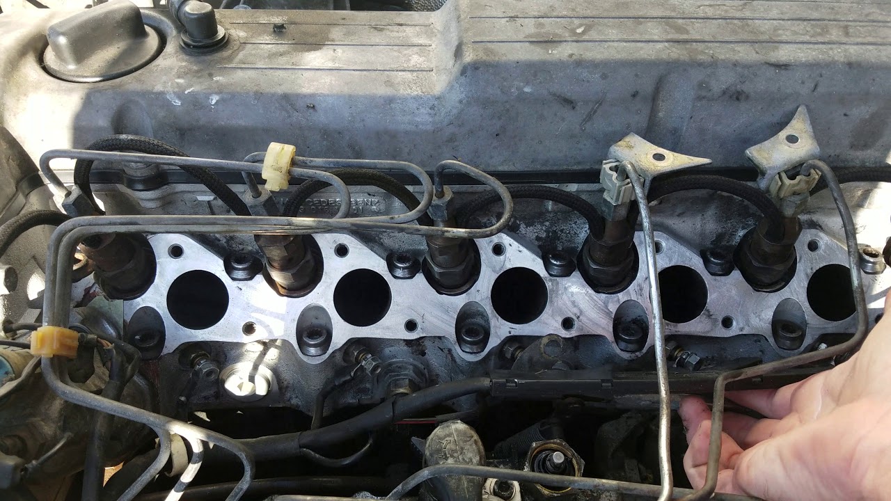 Om603 running with no intake manifold - YouTube