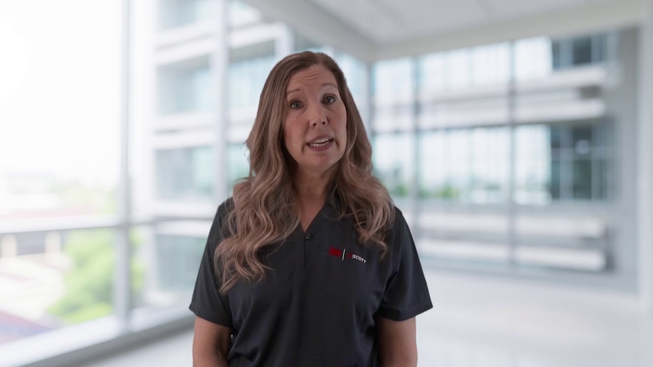 Tips for using a 3M™ Filtering Facepiece Respirator 8210 - YouTube