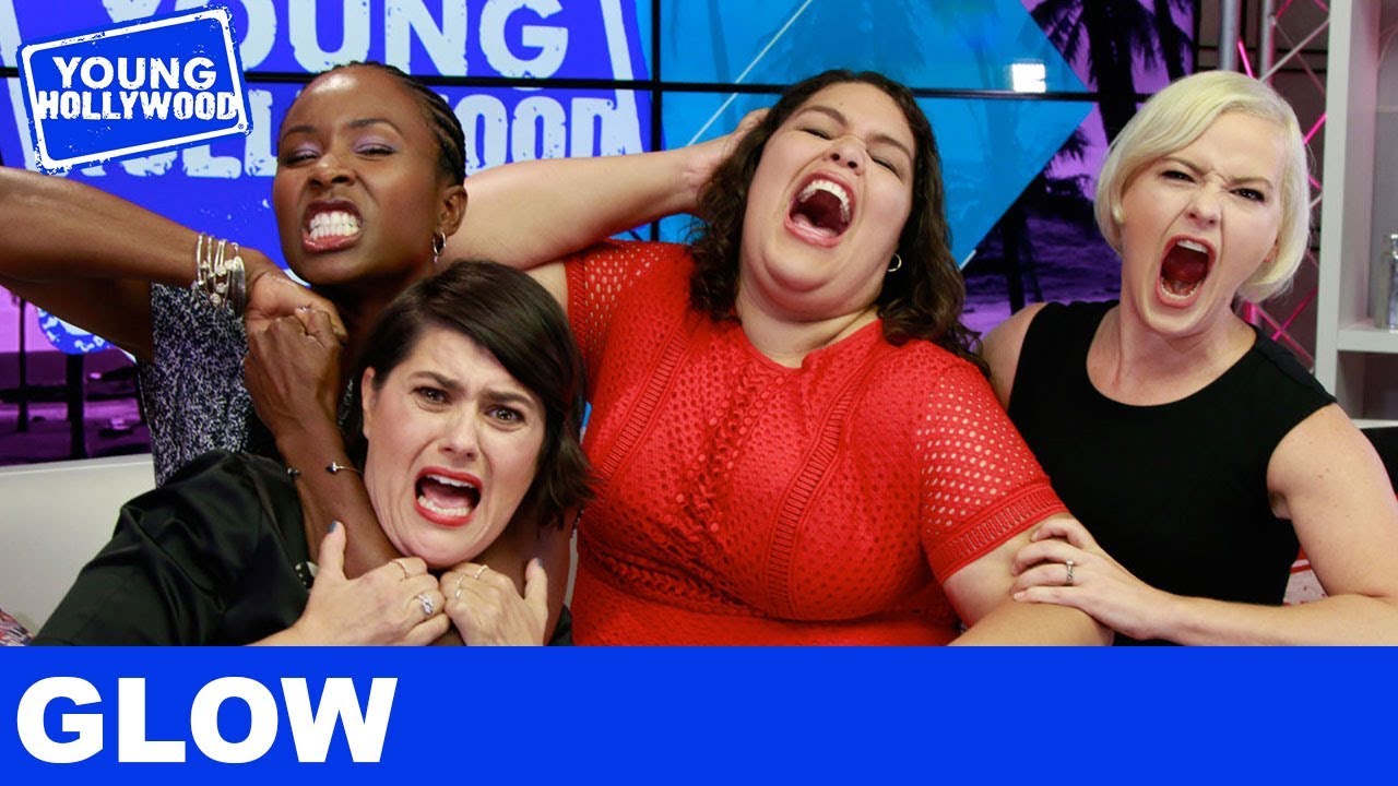 Netflix's GLOW Cast Plays '80s Trivia! - YouTube