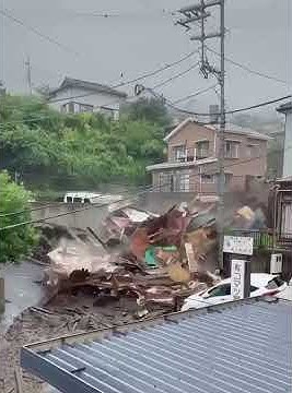 日本靜岡縣熱海市2021年7月3日發生土石流 - YouTube