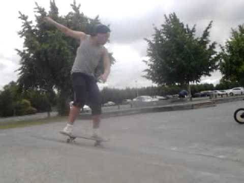 Uru Taha Skaters: LAye at Avondale skatepark NZ - YouTube