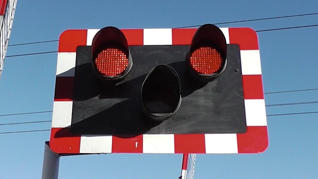 Railway Crossing - Sandymount Station, Dublin - YouTube
