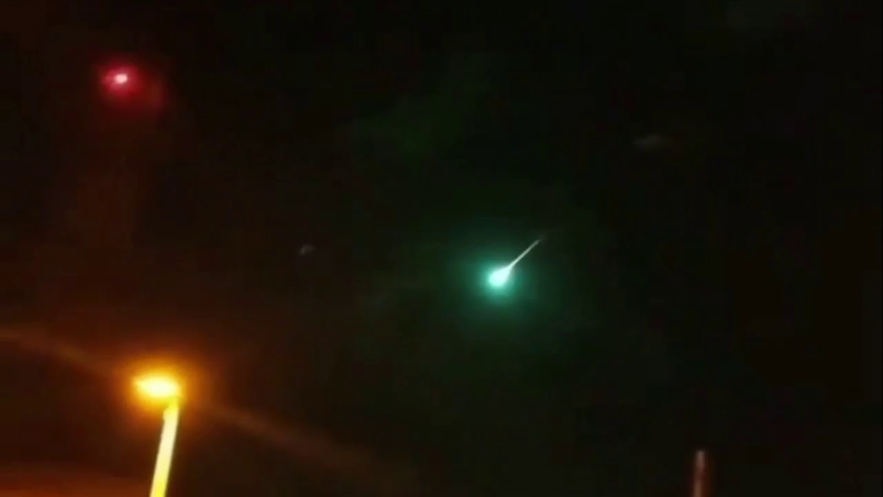 LARGE METEOR flew through Western Australia Sky JUNE14 2020 - YouTube