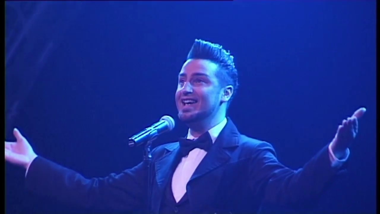 DAYAN CHANTE "L' AU DELA DU BLEU" en français et anglais "The Blue ...