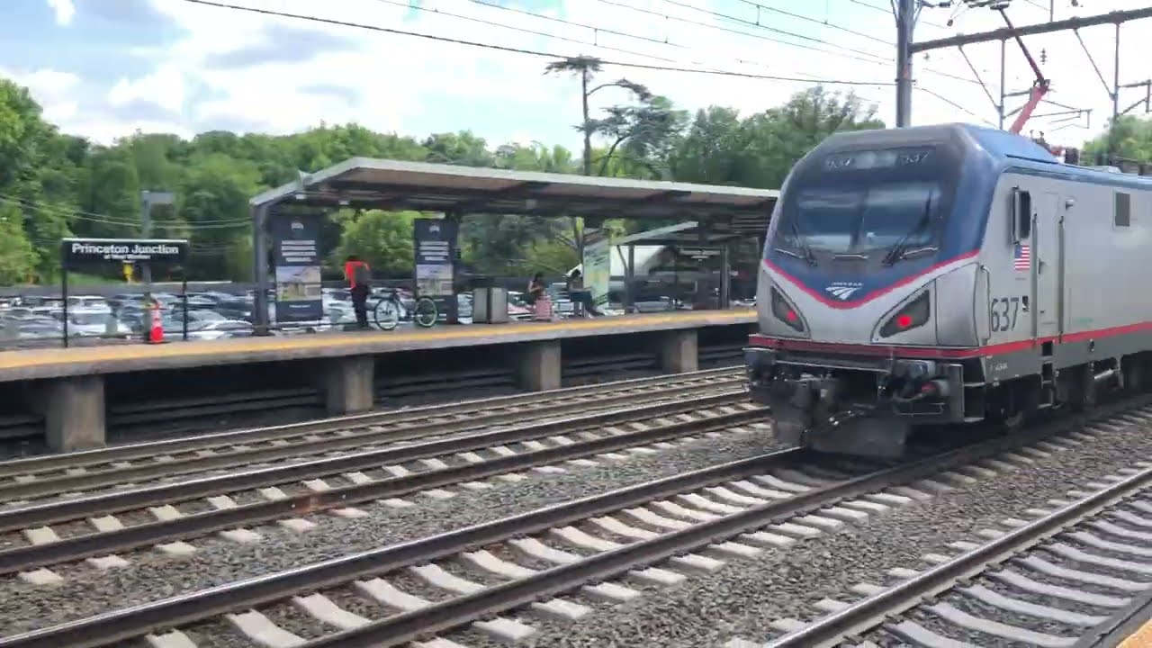 Meet of AMTK 2027 Leading AMTK Acela to Boston MA & AMTK 649 Leading ...