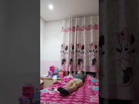 Vídeo tentando um desafio de ginástica 