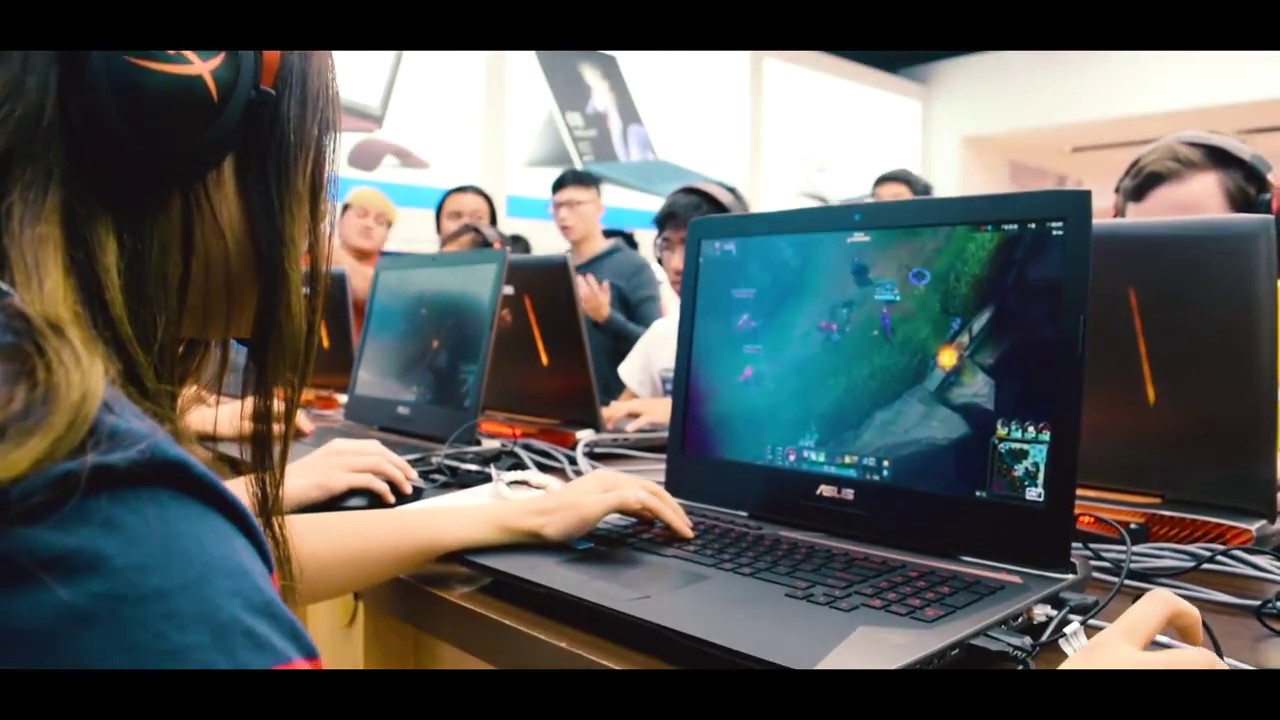 Microsoft - League of Legends Tournament - YouTube