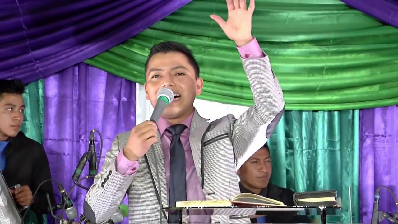 Cantante Emanuel Saquic/ Todo el mundo - YouTube