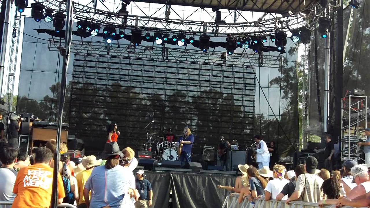 Warren Haynes Band - Soulshine live at Bonnaroo 2011 - YouTube