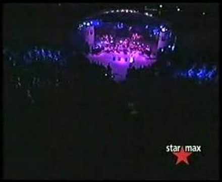 Burcu Güneş Biz Aşkı Meleklerden Çaldık Konser istanbu