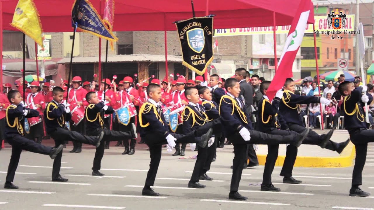 Desfile cívico por los 194 aniversario del distrito de ATE - YouTube