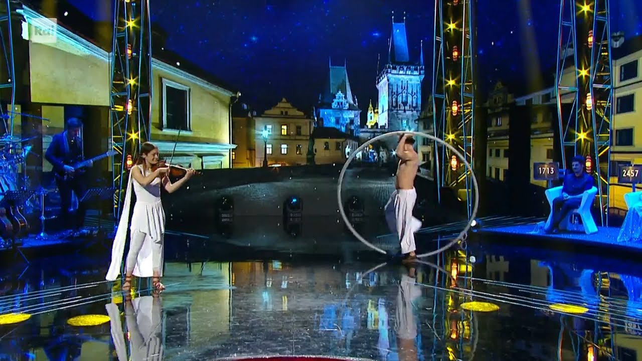 Il cerco magico del duo Circo NoteVoli - Dalla strada al Palco 04/04 ...