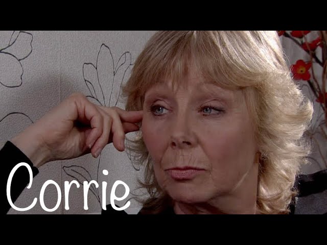 La Boda De Ken Y Deirdre Deirdre Ken Played By Anne Kirkbride