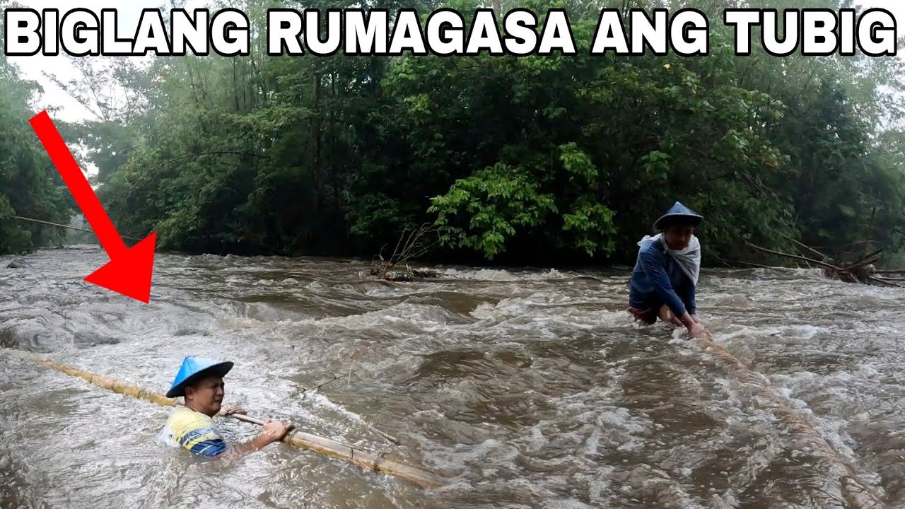 Biglang rumagasa ang tubig Napaka laking baha Habang tumatawid ng ilog ...