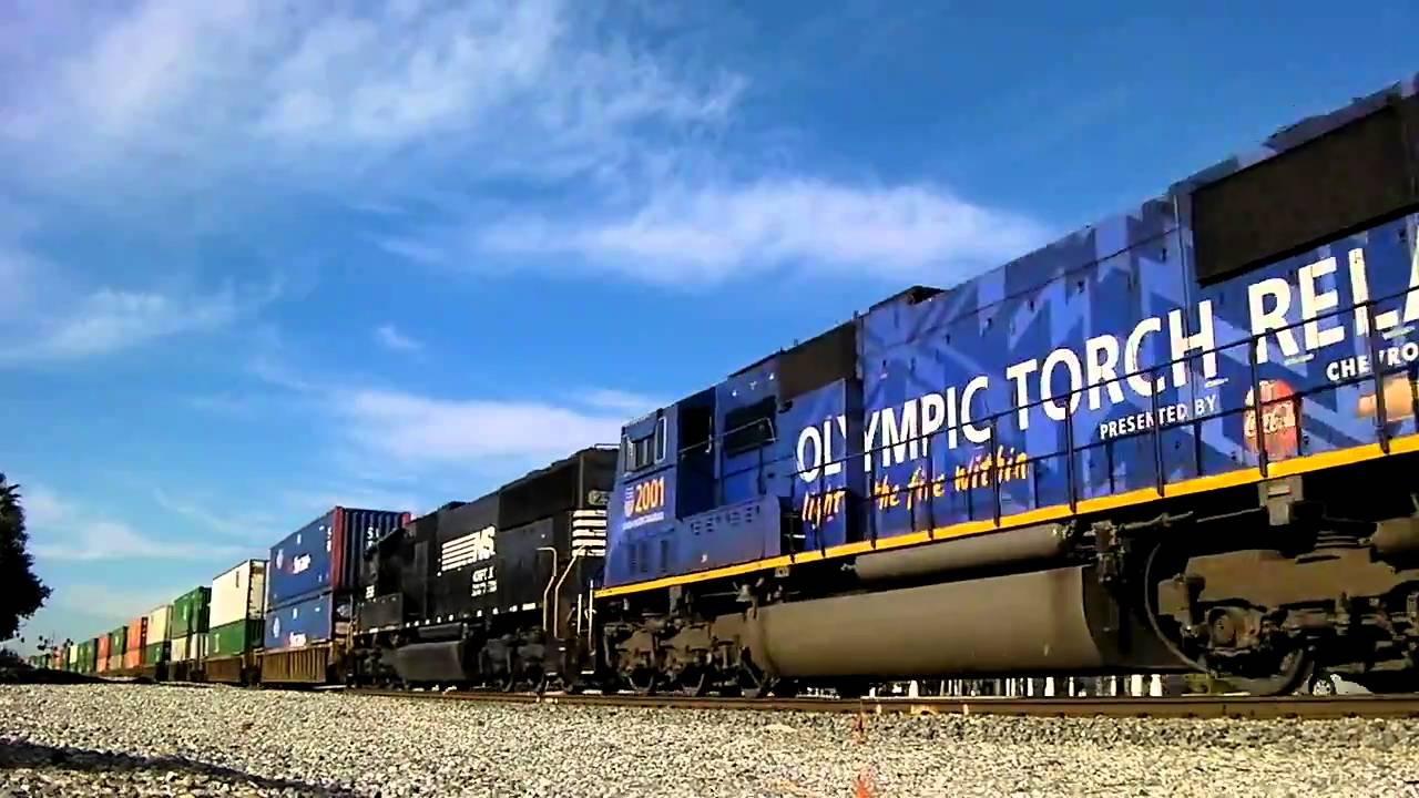 Union Pacific ZLCAI with UP 2001 (1/26/11) - YouTube
