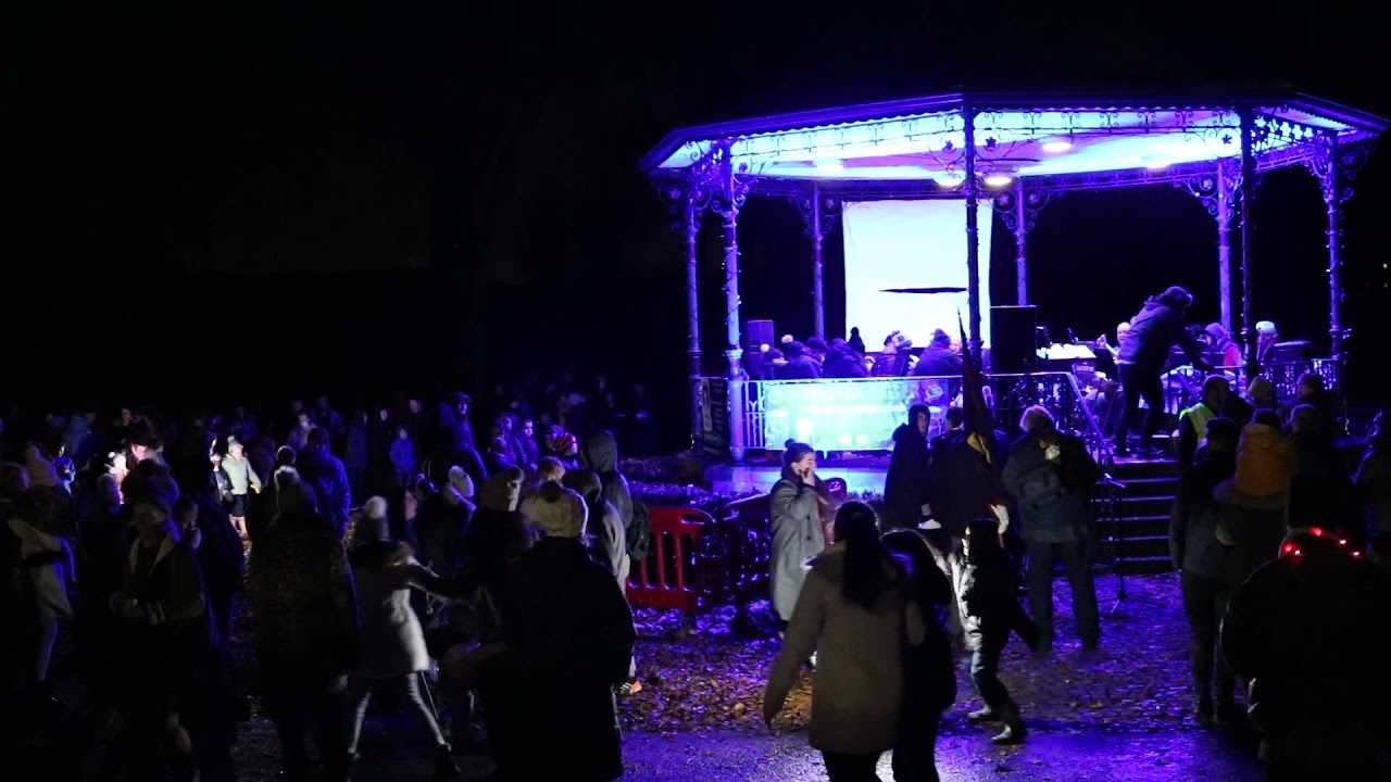 Bellevue Park, Wrexham - Traditional Christmas Lights Switch On 2021 ...
