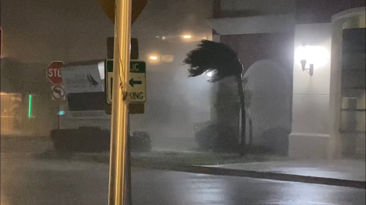 HURRICANE NICOLE. EYE WALL FOOTAGE. - YouTube
