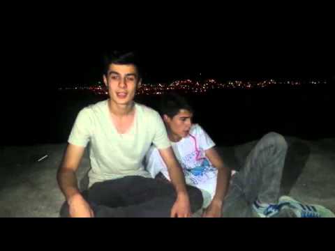 Demlenirken lamba altında (Bide burdan dinle)