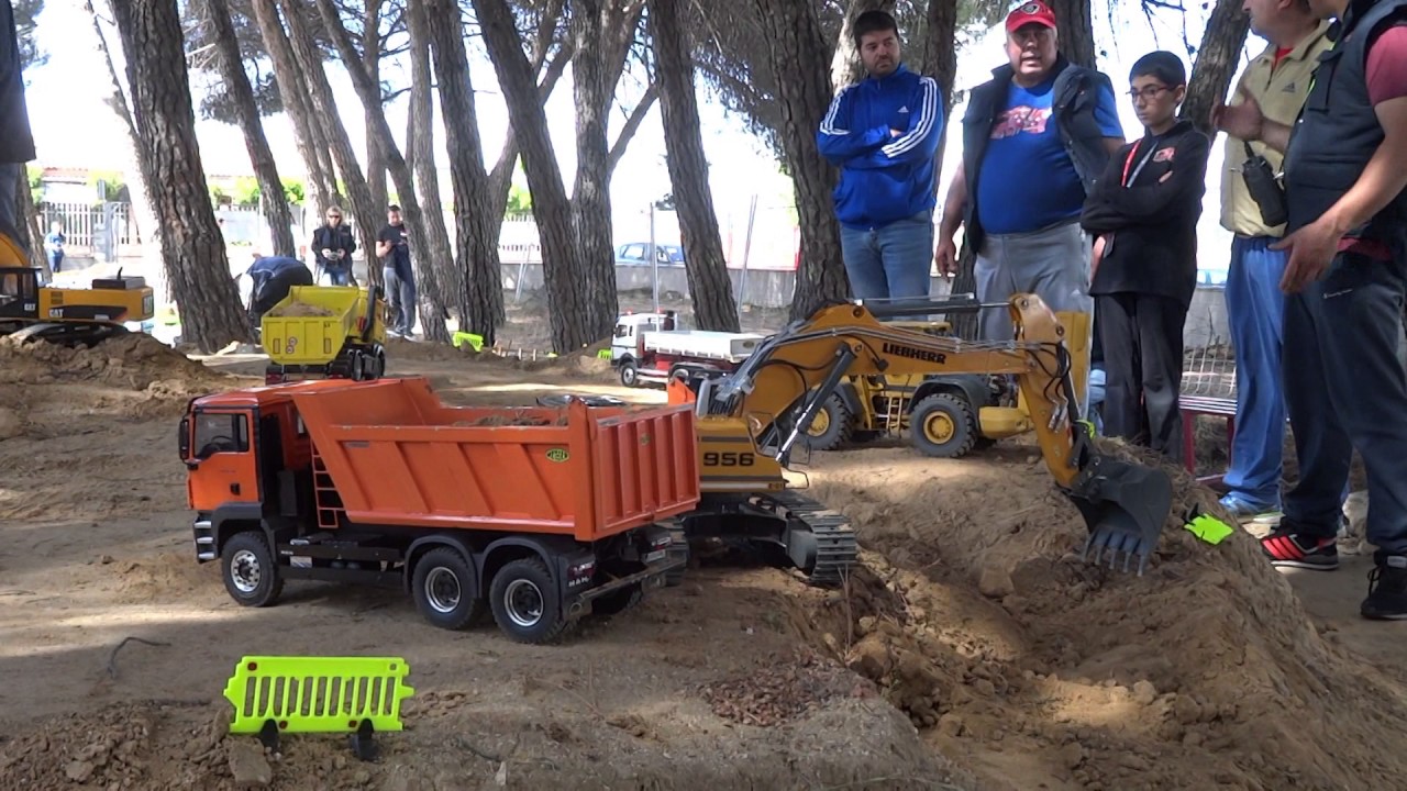 Awesome RC Excavator, the Liebherr R956 excavator from Premacon - YouTube