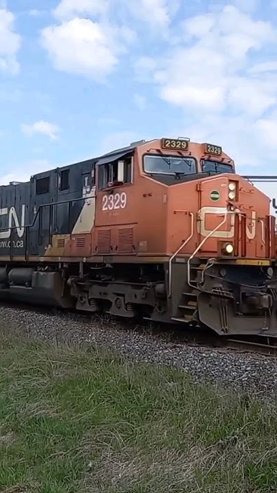 Awesome K5HL On CN 2329 - YouTube