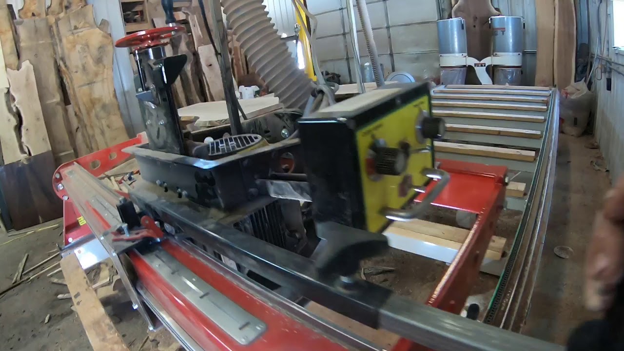 Changing sanding head on the Wood Wizz. I also explain the auto feed ...