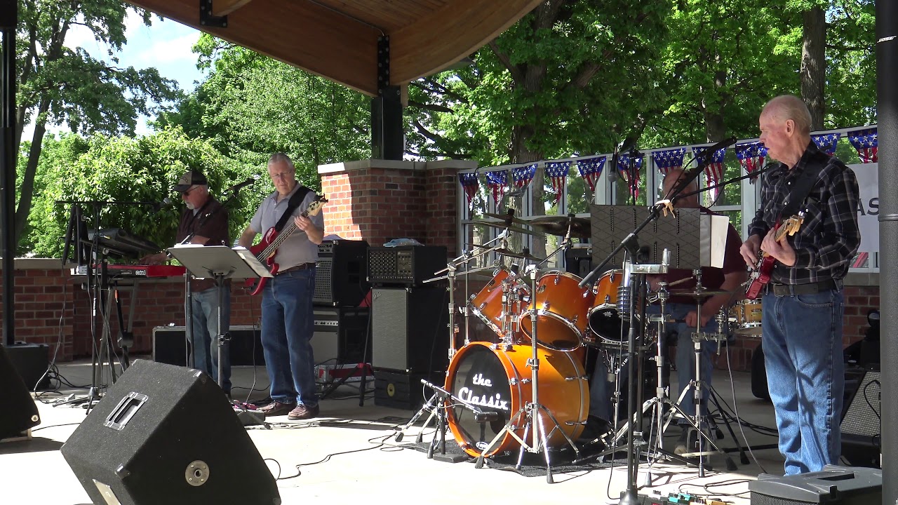 The Classix Live-the thrill is gone - YouTube