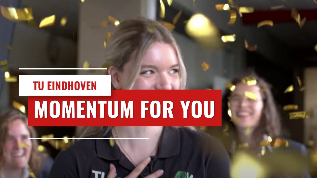Students Surprise Students for their Graduation | MomenTUm for You ...