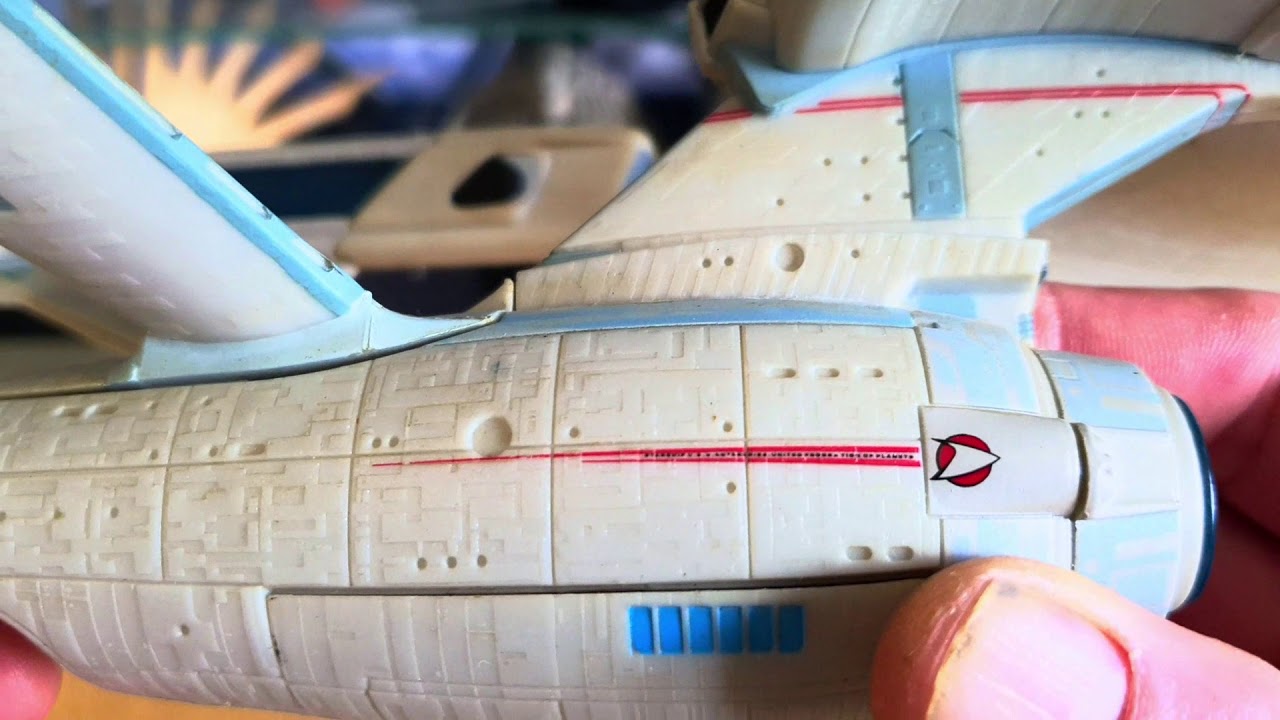 Diamond Select Toys USS Enterprise A - YouTube