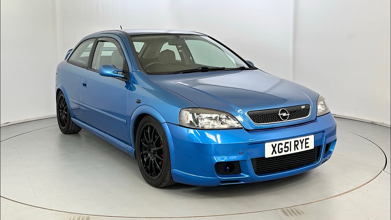 Vauxhall Astra GSI - YouTube