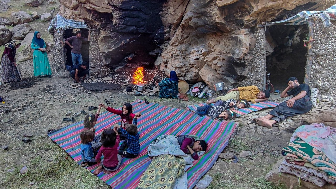 The continuation of the construction of the nomadic hut by the nomadic ...