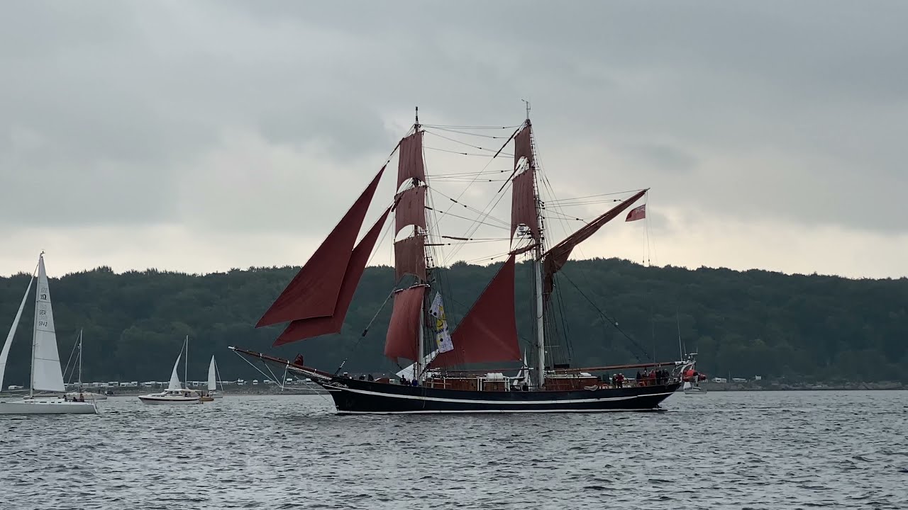 Segelschiff Eye of the Wind Kieler Förde - YouTube