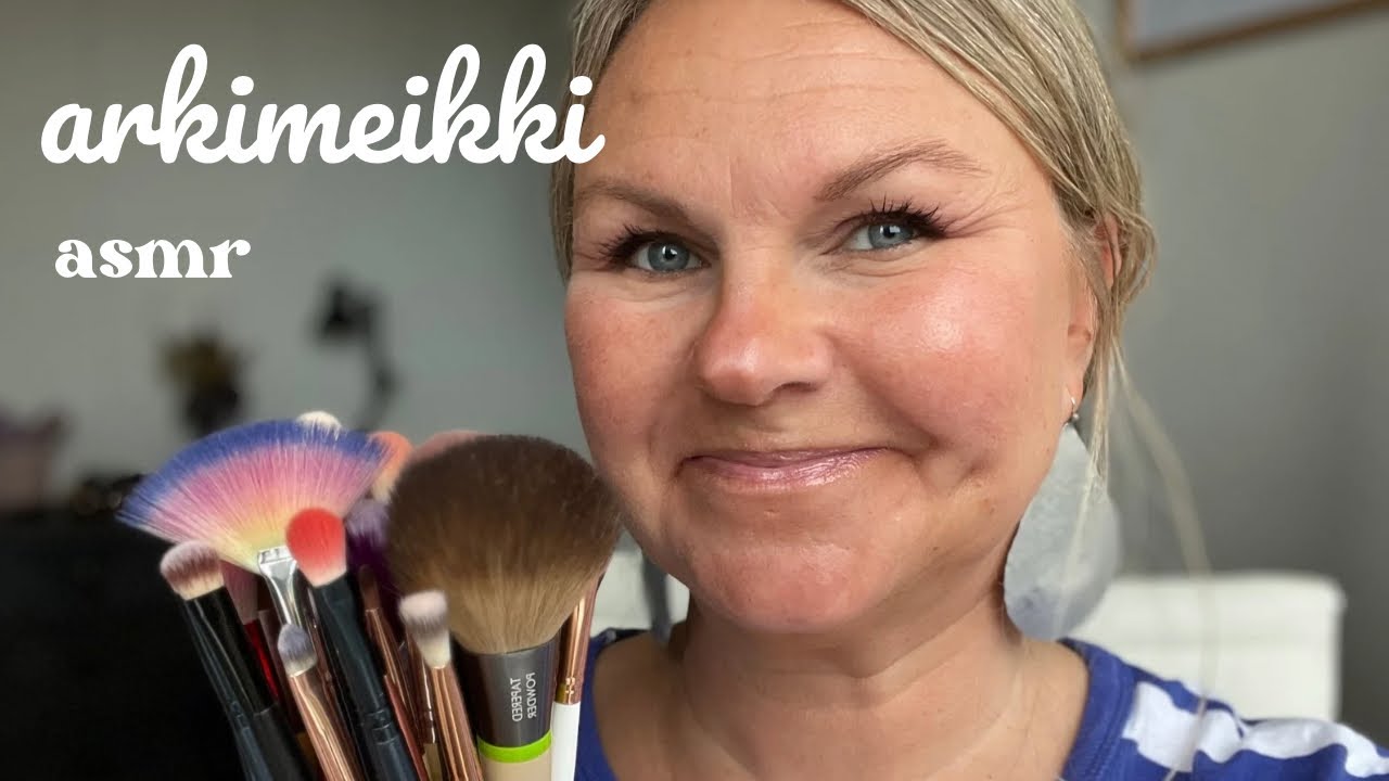 ASMR SUOMI - Nopeatempoinen arki meikki - YouTube