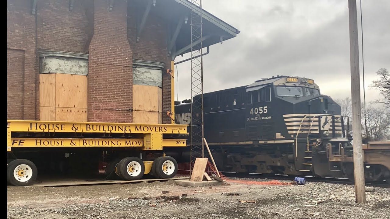 Last Trains Passing Train Station Before Move & Radar Check On Fast ...
