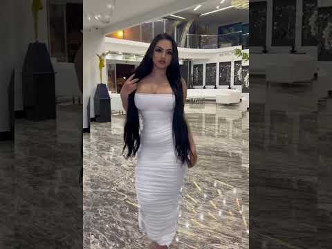 Nadia Khar plus size model, Biography, lifestyle, Career, Net worth ...