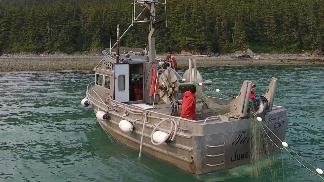 SE Alaska Picking A Gillnet Summer 2019 - YouTube