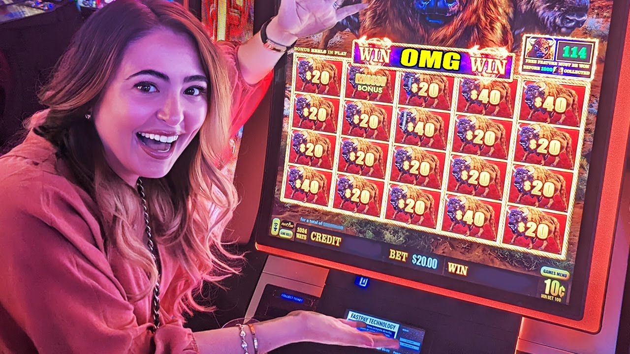 Most EPIC Group Slot Pull in Vegas History! - YouTube