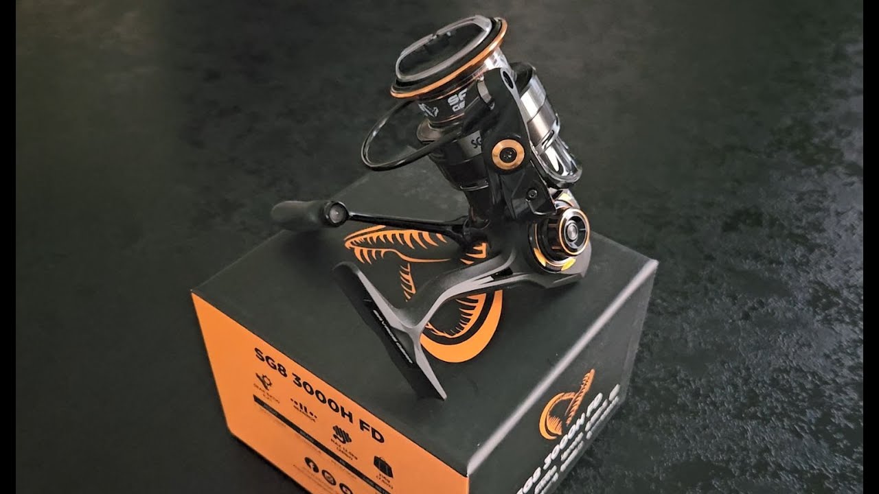 SAVAGE GEAR SG8 3000H REEL - YouTube