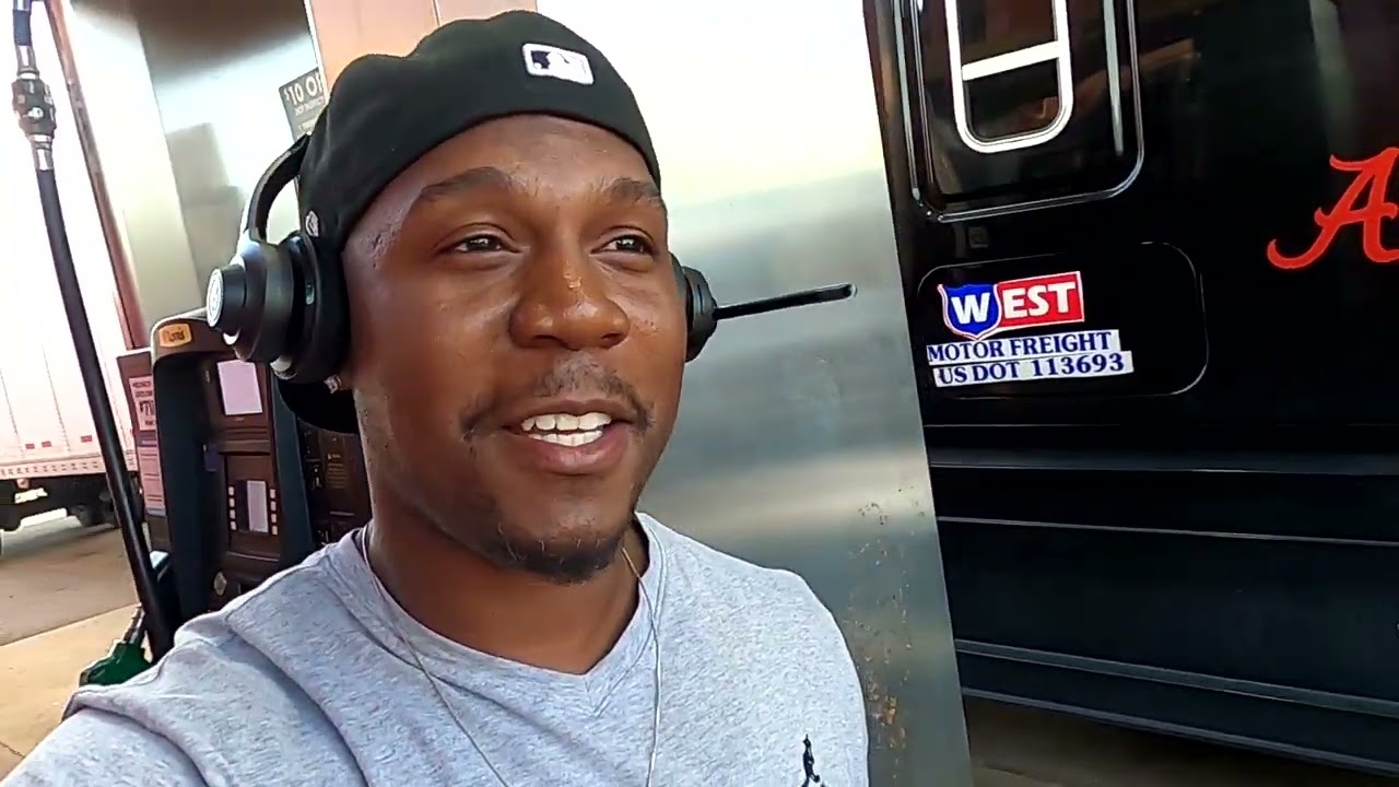 DAY 1 IN THE TRUCKING WORLD - YouTube