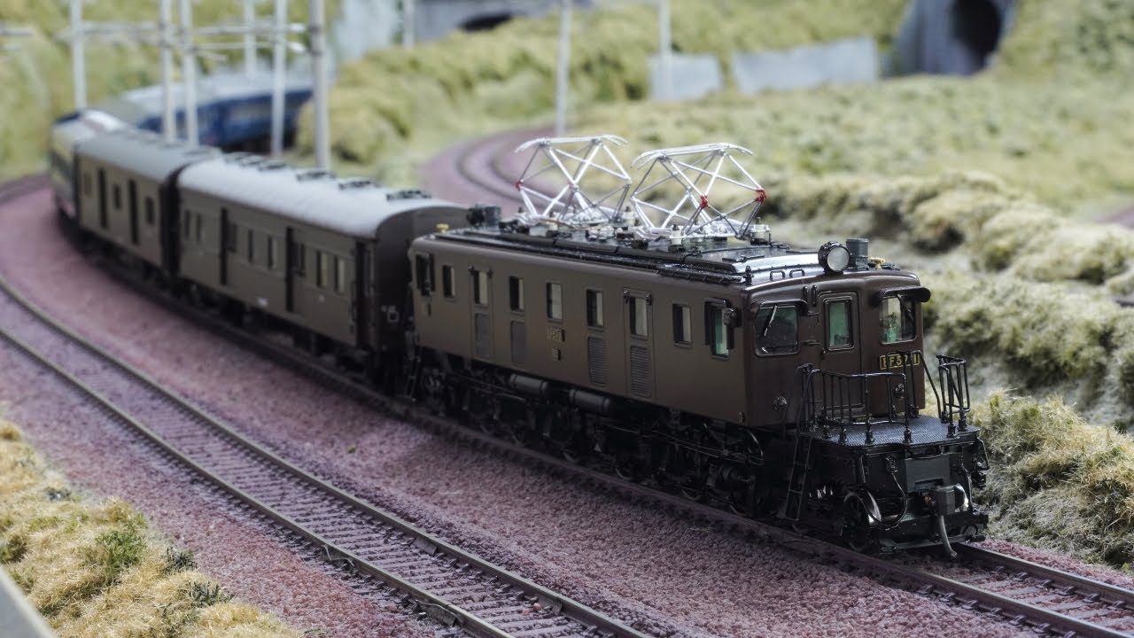 HOゲージ 16番 EF57 1号機 牽引 急行「 津軽」 - YouTube