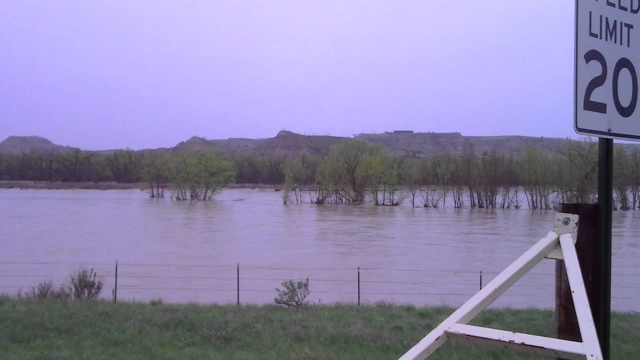 Medora Flood 5-26-11 Little Missouri.MP4 - YouTube
