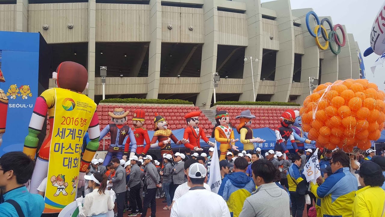 Inflatable costumes for parade - YouTube