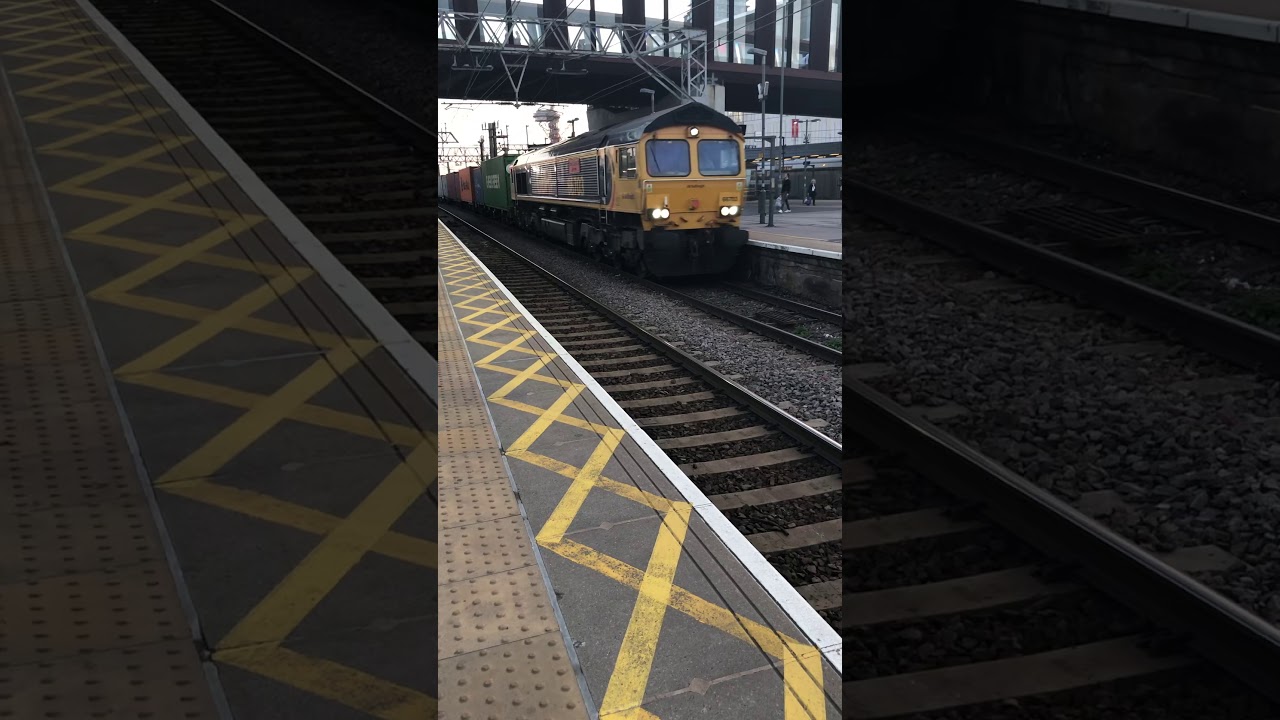 Freight liner train (66703) - YouTube