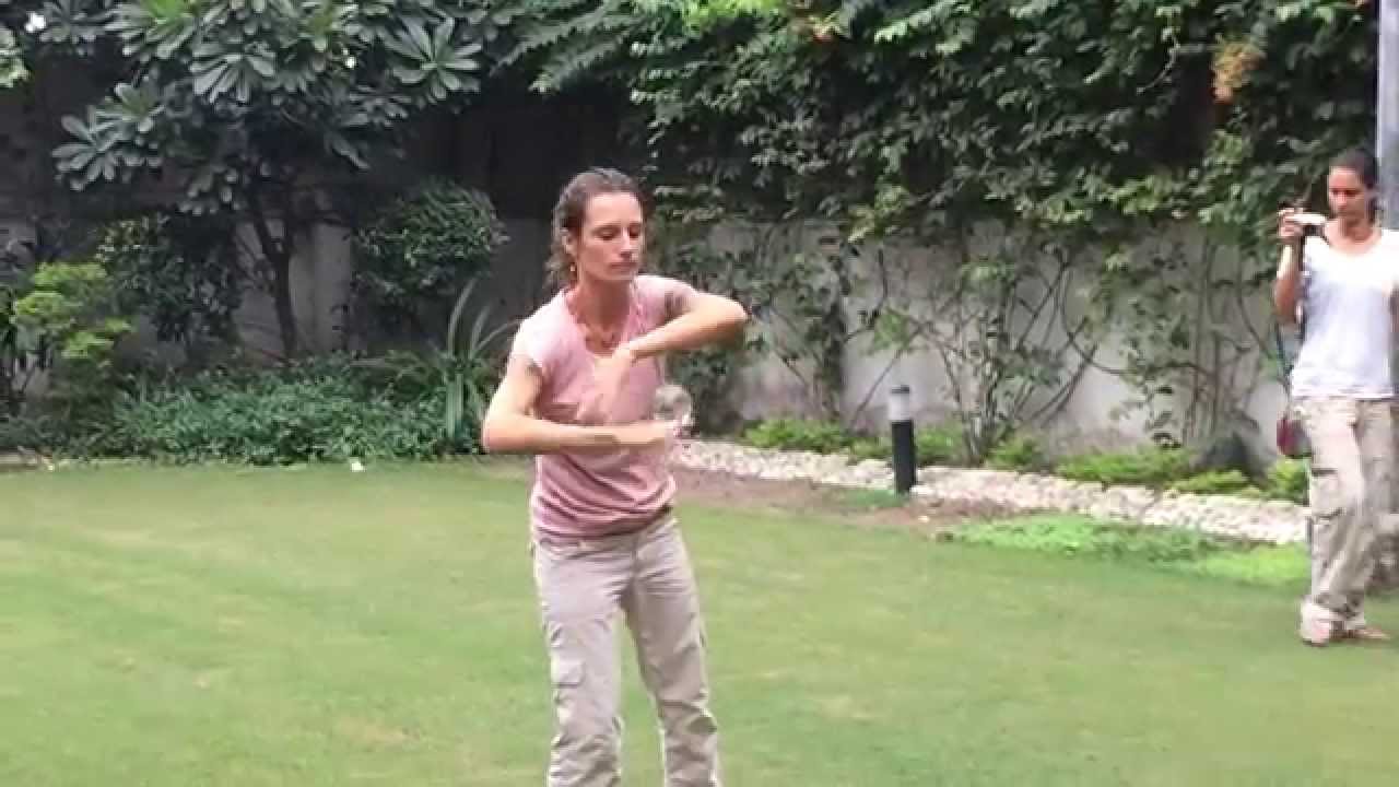 Portuguese Street Artist Ana Sofia Brito (Video 1) at Camões ...