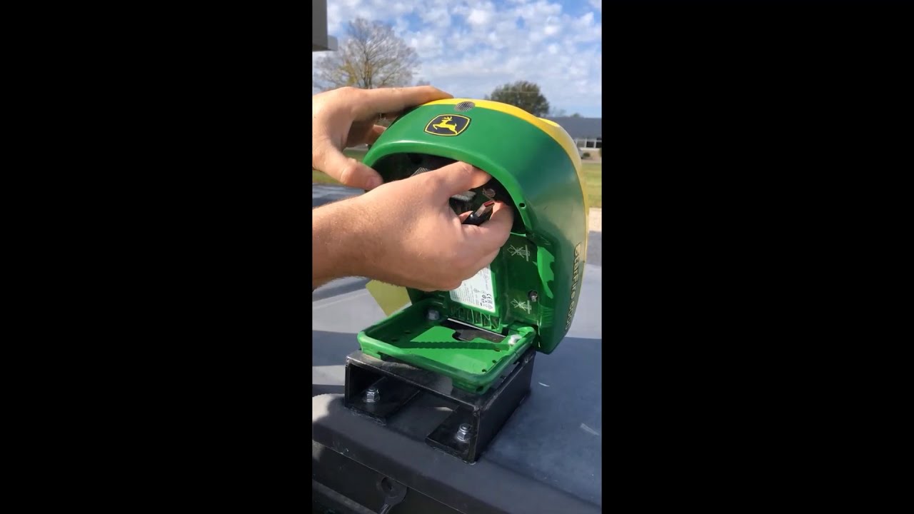 GEN4 Display StarFire 6000 Receiver Update USB plugged into Receiver ...