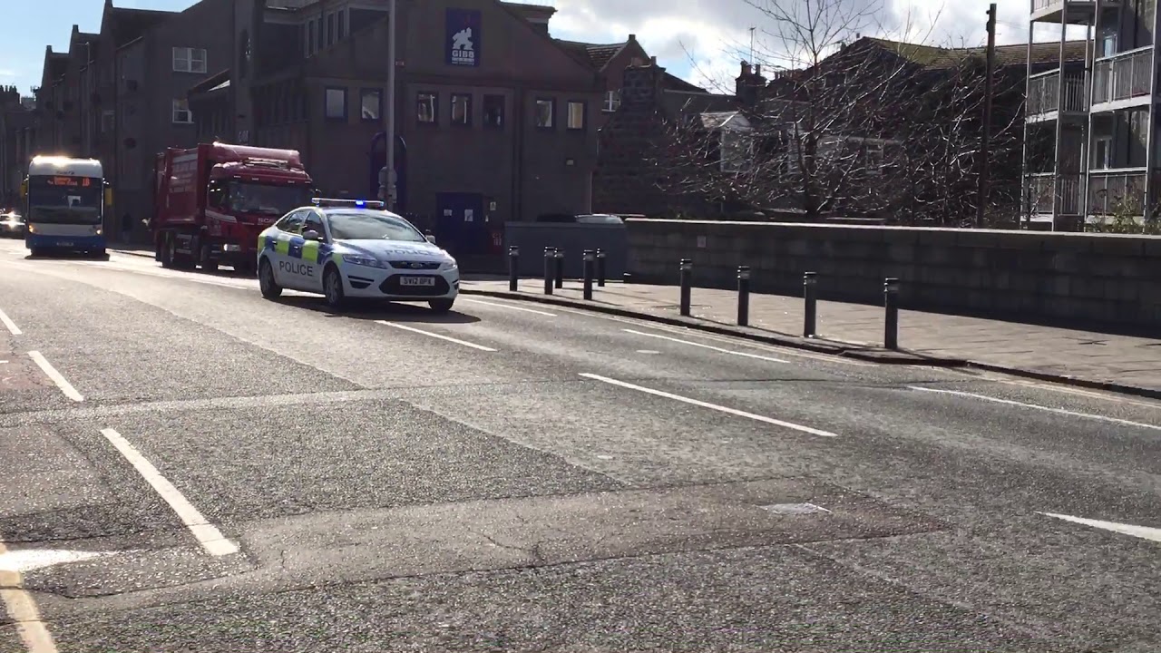Police Scotland Driver Training Car on a DT run - YouTube