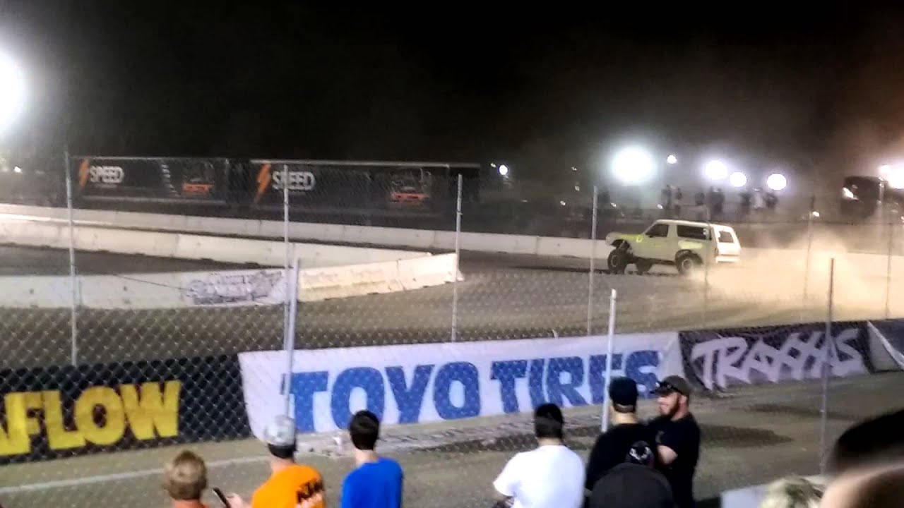 Mike Cox racing Costa Mesa Stadium Super Trucks Br - YouTube