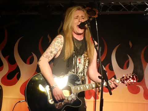 Rob Wilde - Give Me Love (Acoustic) - YouTube