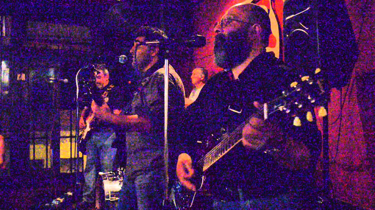 Los González Band en el Bar Dublín de Saltillo (parcial) - YouTube