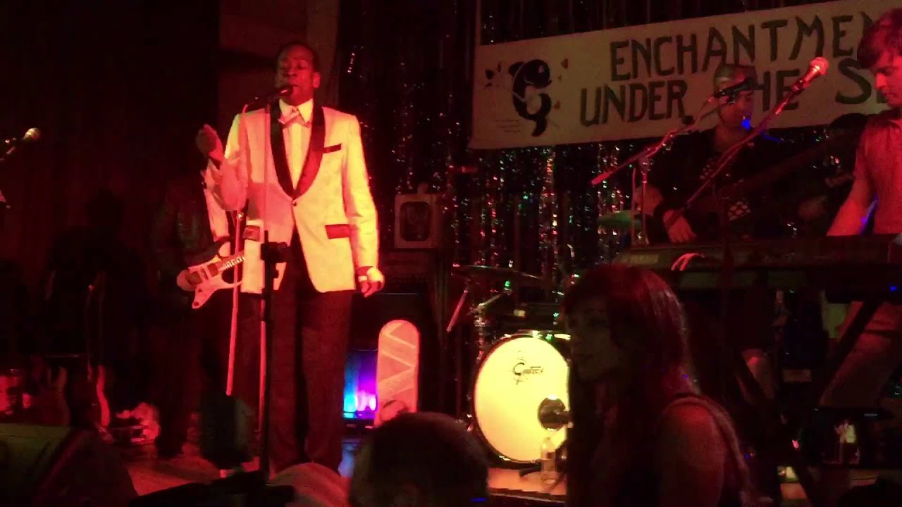 WGB BTTF Harry Waters Jr. (Marvin Berry) sings Earth Angel Enchantment ...
