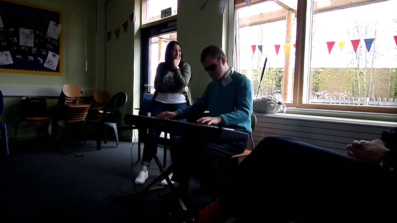 Derek Paravicini performs for Mabel Prichard School - YouTube